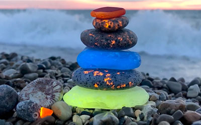 Great Lakes Glowers – Beachcombing Magazine